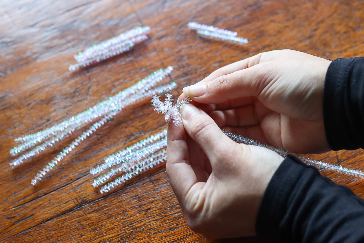 3 Ways to Make Pipe Cleaner Christmas Trees - Holiday Magic Hub